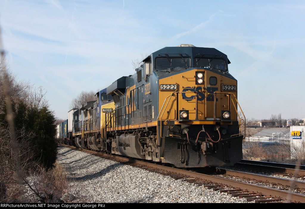 CSX Q172 at Rossville, MD
